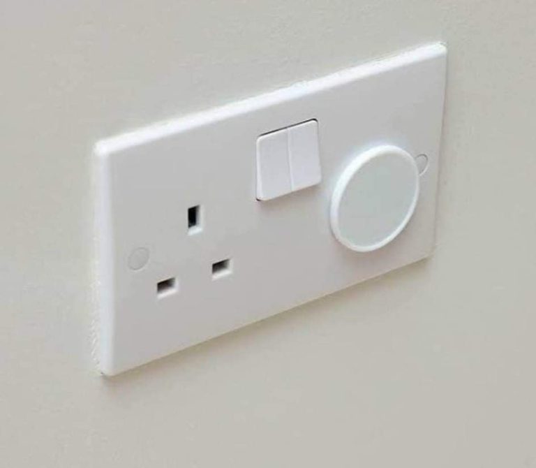 3 Pin Socket Cover - Mom's E-shop BD